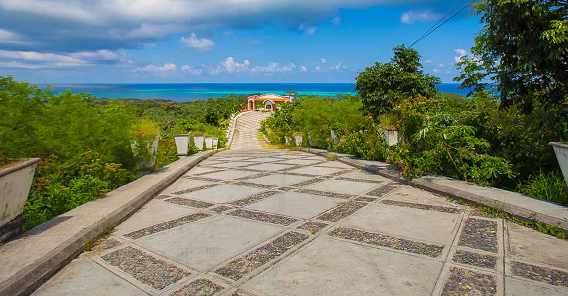 Beachfront Land for Sale, Big Bight, Roatan - 7th Heaven Properties