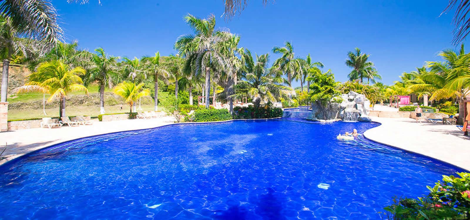 Half Acre Lot of Oceanfront Land for Sale, Parrot Tree Plantation ...