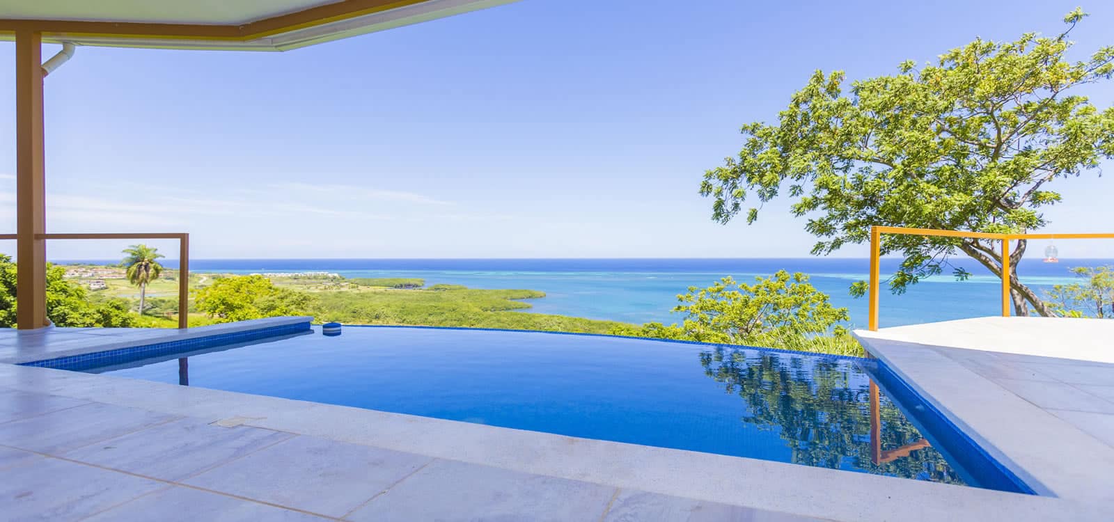 2 Bedroom Home for Sale, Big Bight, Roatan - 7th Heaven Properties