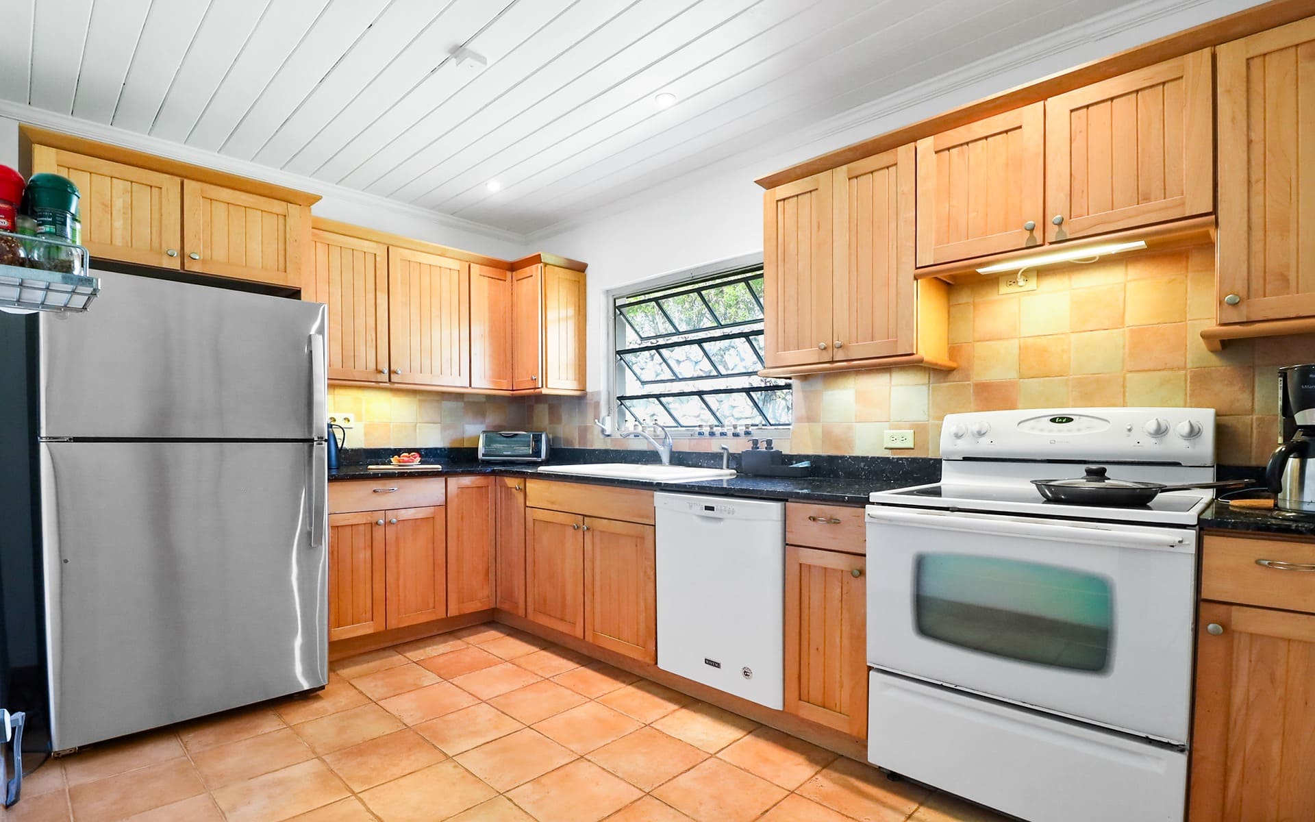 2 Bedroom Home for Sale, Ocean View Heights, Governor's Harbour ...