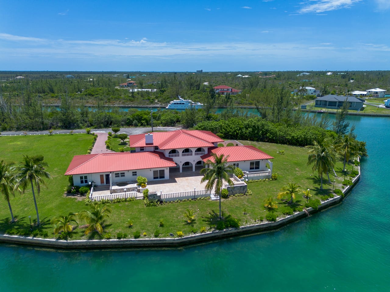 5 Bedroom Waterfront Home for Sale, Grand Bahama, Bahamas - 7th Heaven ...