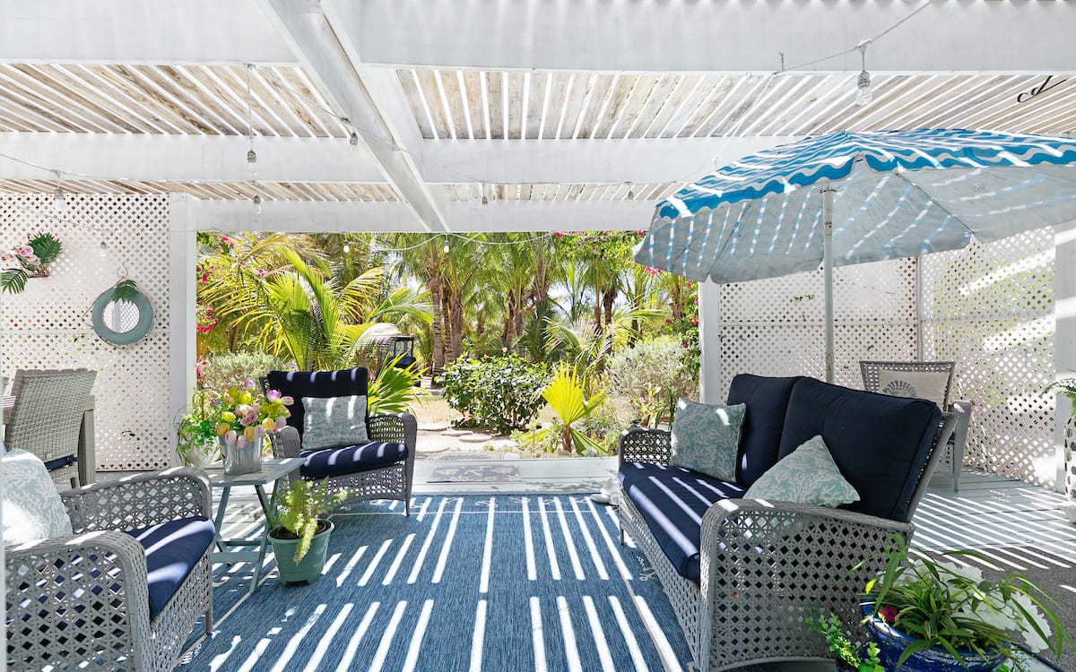 3 Bedroom Waterfront Cottage for Sale, Russell Island, Eleuthera ...