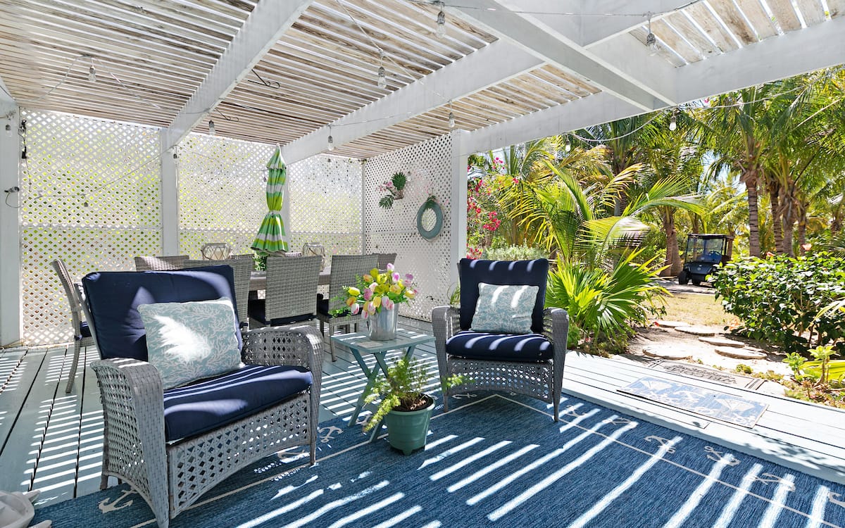 3 Bedroom Waterfront Cottage for Sale, Russell Island, Eleuthera ...