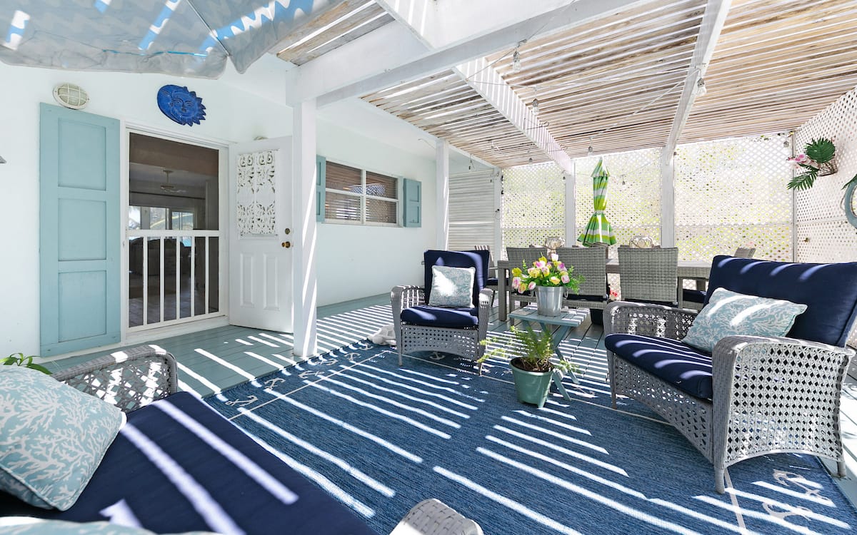 3 Bedroom Waterfront Cottage for Sale, Russell Island, Eleuthera ...