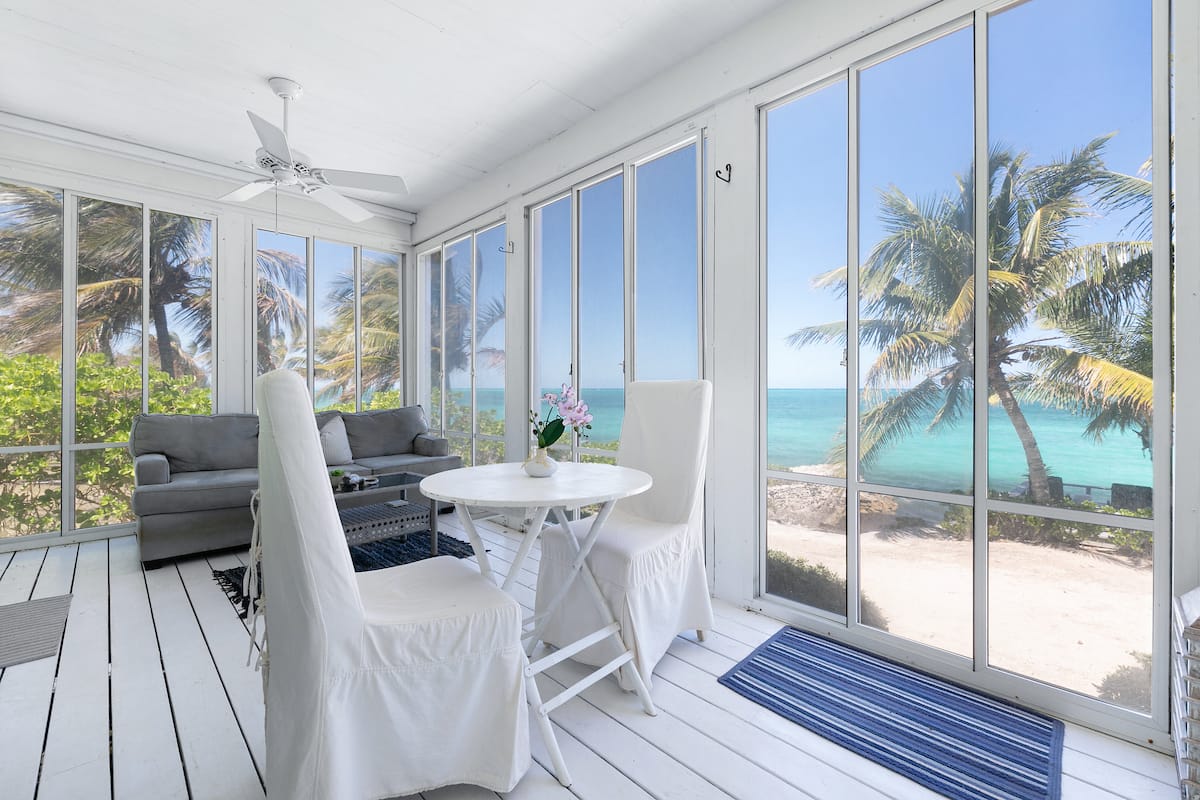 3 Bedroom Waterfront Cottage for Sale, Russell Island, Eleuthera ...