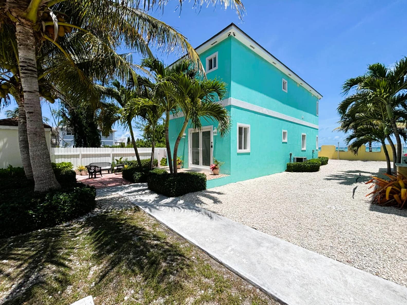 3 Bedroom Condo for Sale, 2 Sunrise Shores, Eastern Road, New ...