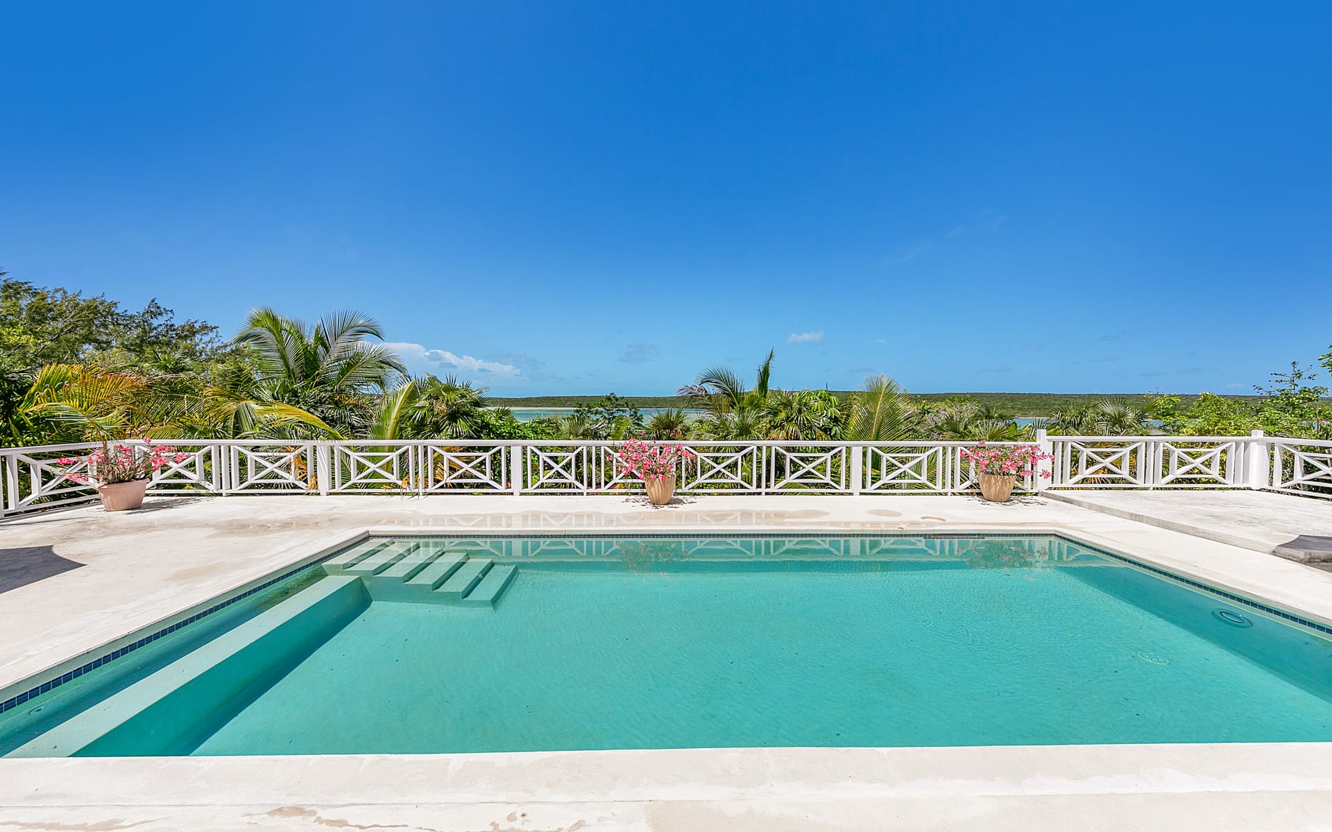 2 Bedroom Waterfront Home for Sale, Windermere Island, Eleuthera ...