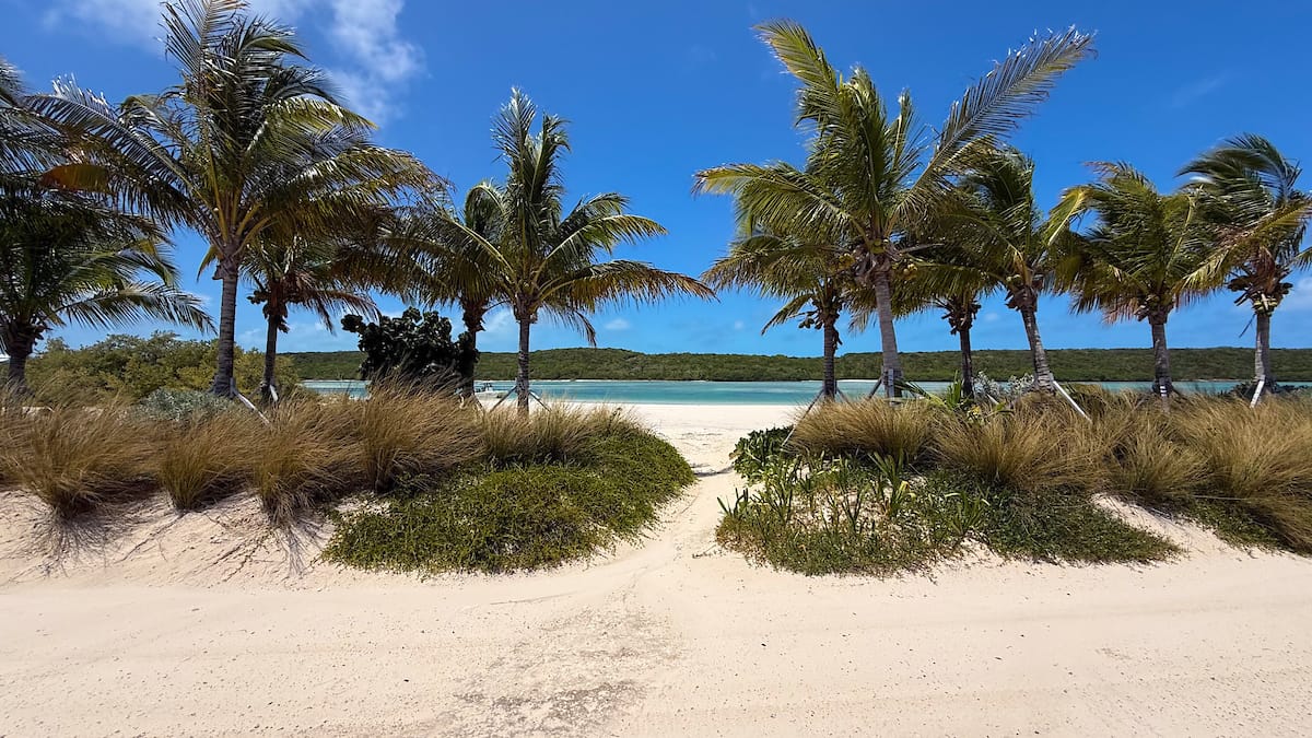 2 Bedroom Waterfront Home for Sale, Windermere Island, Eleuthera ...