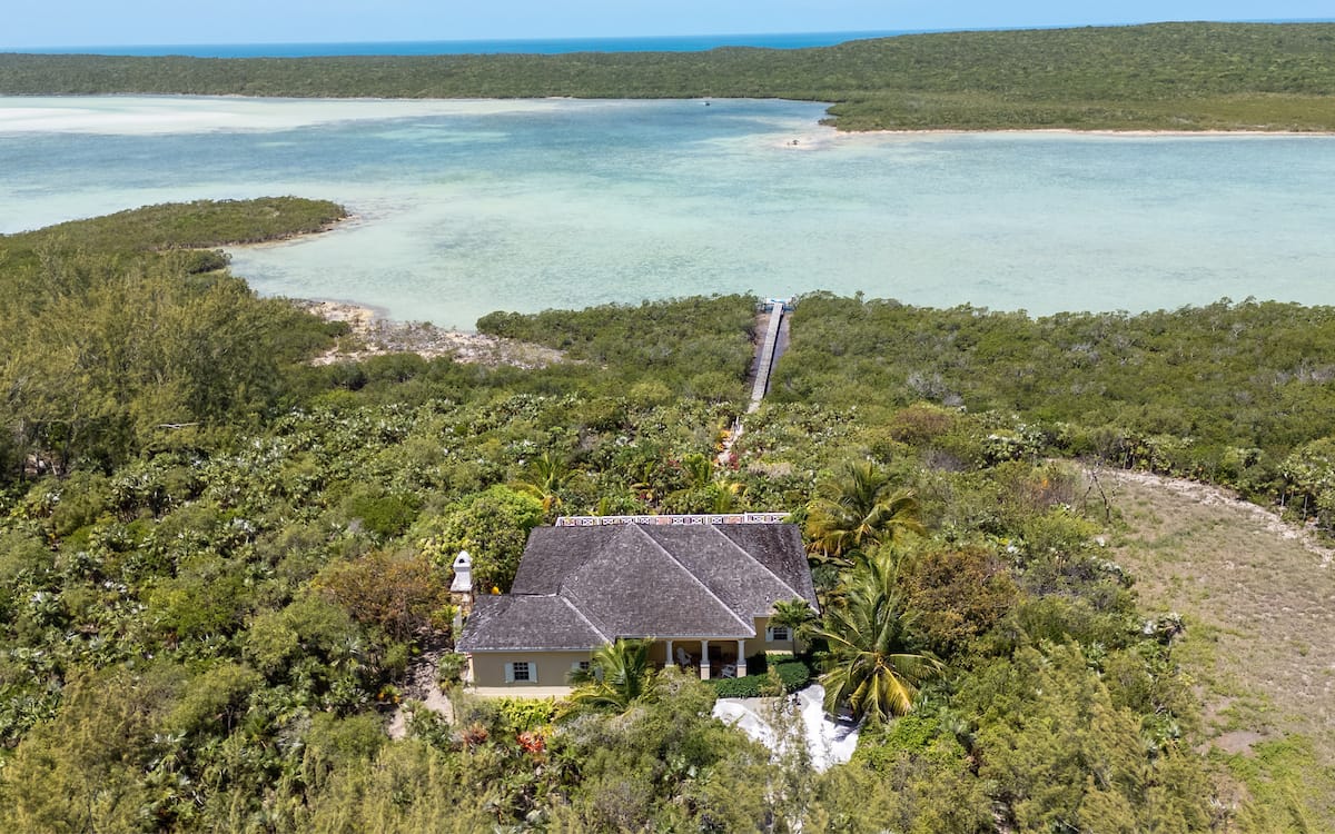 2 Bedroom Waterfront Home for Sale, Windermere Island, Eleuthera ...
