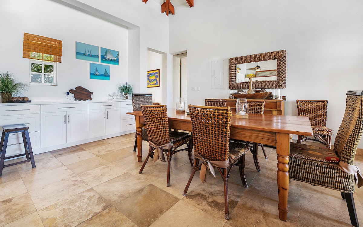 2 Bedroom Waterfront Home for Sale, Windermere Island, Eleuthera ...
