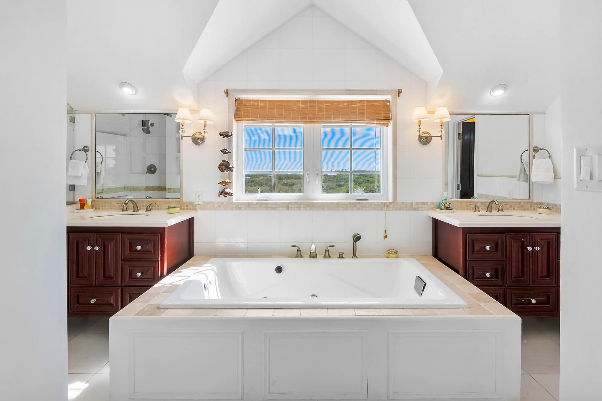 4 Bedroom Luxury House for Sale, February Point, Exuma, Bahamas - 7th ...